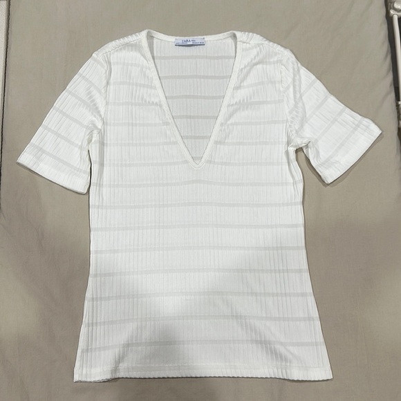 Zara | Tops | Zara White Ribbed V Neck | Poshmark